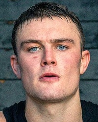 BoxRec: Oliver Firth