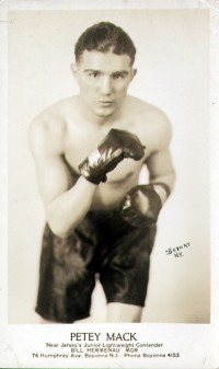 BoxRec: Petey Mack