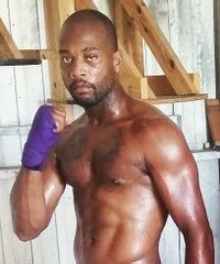 BoxRec: Patrick Simes