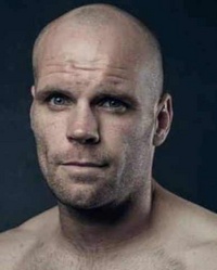 BoxRec: Richard Helm