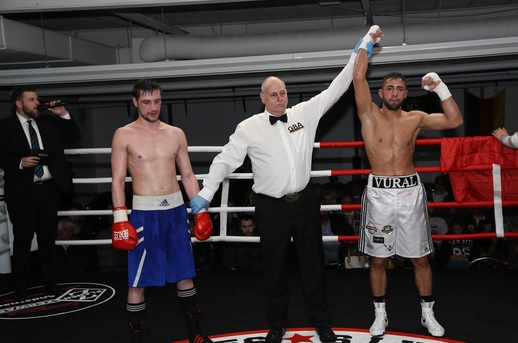 Fight:2059940 - BoxRec