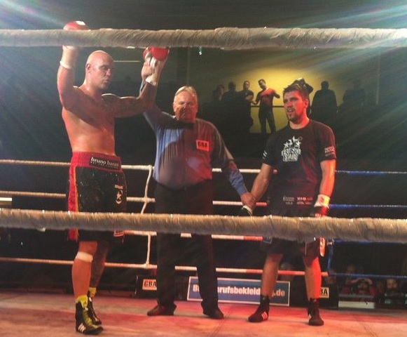 Fight:1893369 - BoxRec