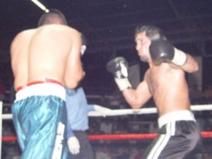 Esteban Camou vs. Carlos Mendez - BoxRec