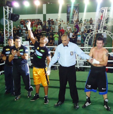 Gilberto Pereira Santos vs. Adán Martínez - BoxRec