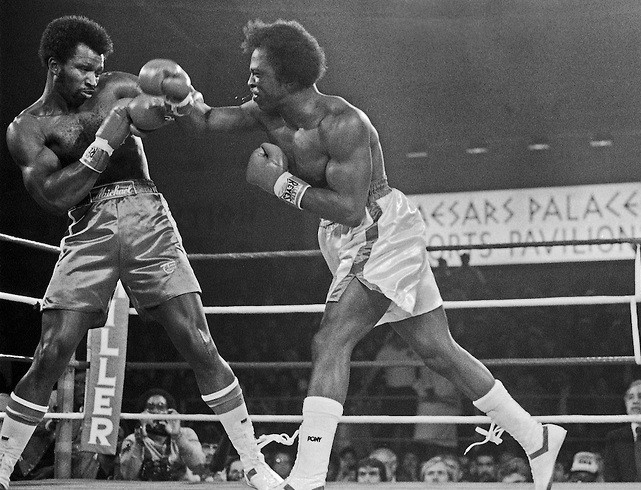 Michael Dokes vs. Mike Weaver (1st meeting) - BoxRec