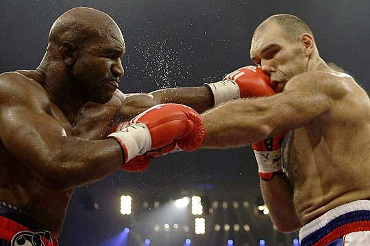 Nikolay Valuev vs. Evander Holyfield - BoxRec