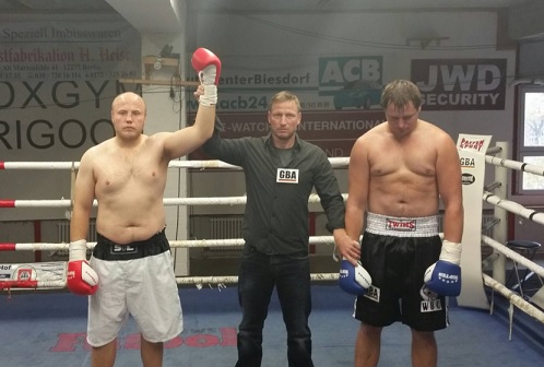 Fight:1936576 - BoxRec