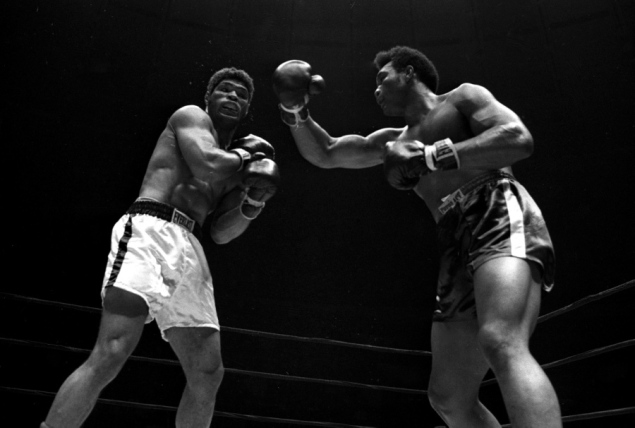 George Foreman vs. Roberto Davila - BoxRec