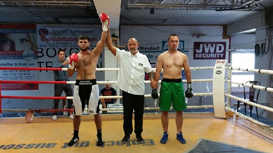 Fight:2002713 - BoxRec