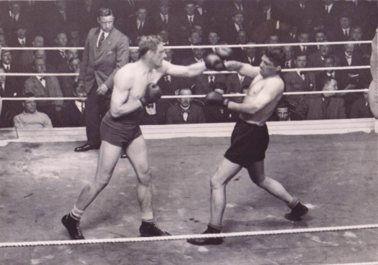 Guardsman Charlie Penwill vs. Bombadier Billy Wells - BoxRec