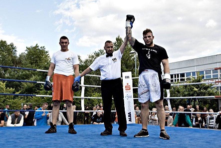 Fight:1955920 - BoxRec