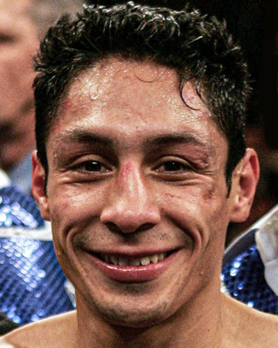 Israel Vazquez - BoxRec