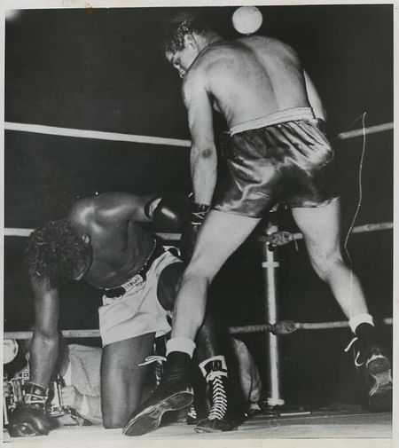 Sugar Ray Robinson vs. Carl (Bobo) Olson (2nd meeting) - BoxRec