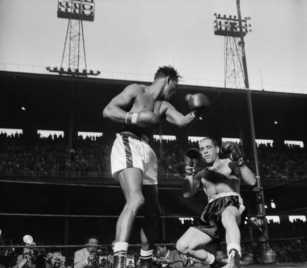 Sugar Ray Robinson vs. Carl (Bobo) Olson (4th meeting) - BoxRec